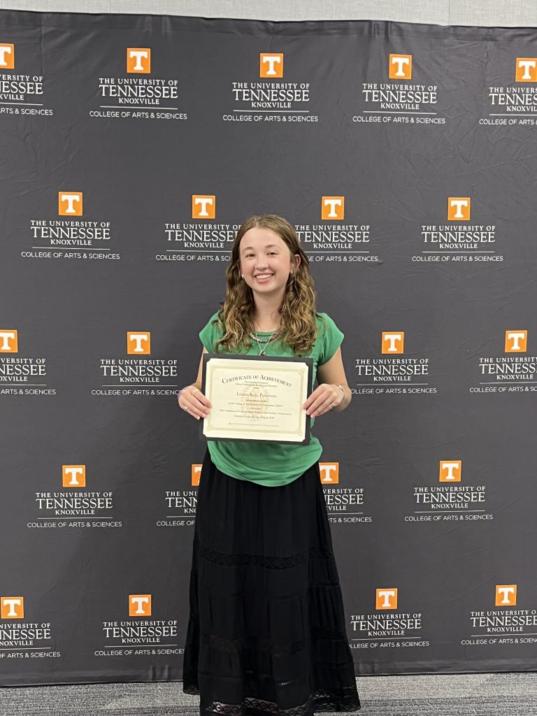 Center Intern, Emma Patterson, Wins Achievement Award - Tennesseans and War